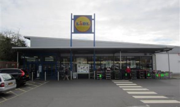 Lidl Hull, Core PIC Ltd, LIDL Tiling specification using Sopro RS 648 ...